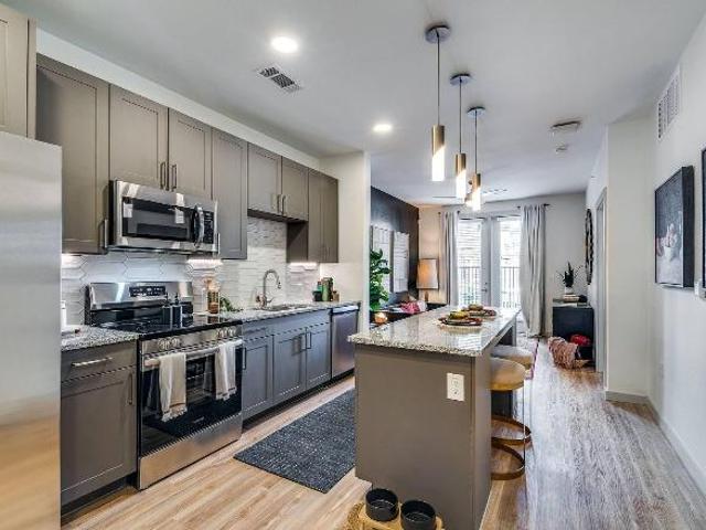 Studio, 1 bath, Apartment 1205 Gateway Blvd