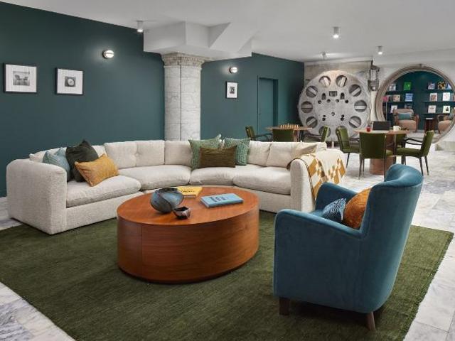 Studio, 1 bath, Apartment 1201 Chestnut Street
