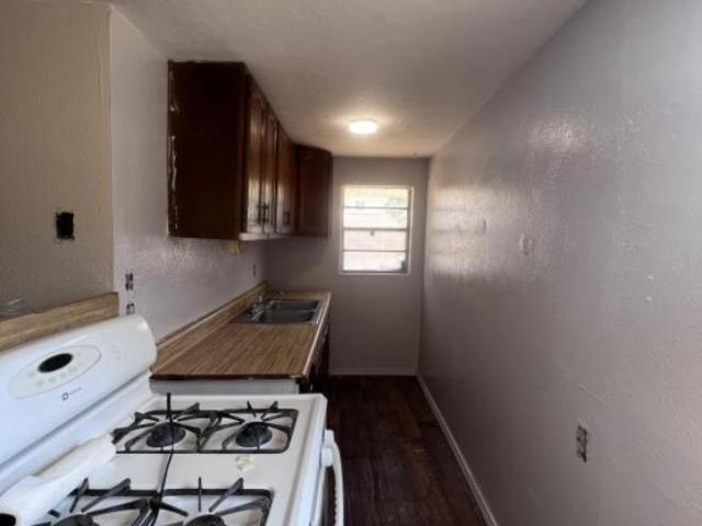 Studio, 1 bath, Apartment 121 S Hope Ave
