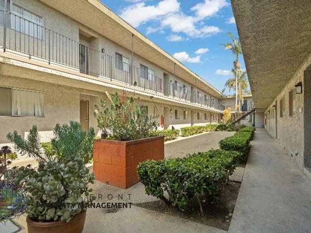 Studio, 1 bath, Apartment 1261 Rosecrans Ave