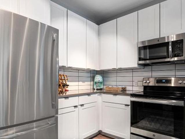 Studio, 1 bath, Apartment 1300 Fordham Blvd