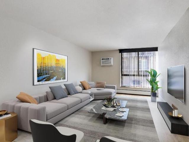 Studio, 1 bath, Apartment 1325 N Garfield St