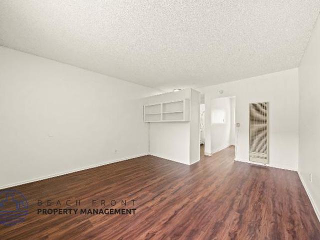 Studio, 1 bath, Apartment 13444 13460 Prairie Ave