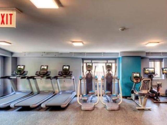 Studio, 1 bath, Apartment 1350 N Lake Shore Dr