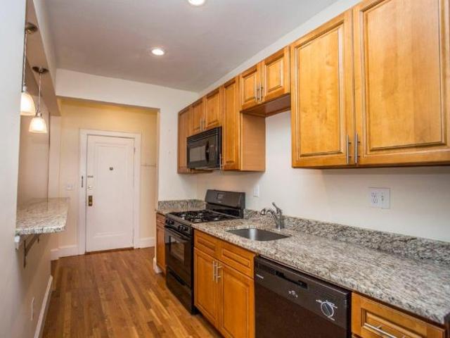 Studio, 1 bath, Apartment 138 Highland Ave