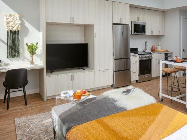 Studio, 1 bath, Apartment 1401 Arch Street