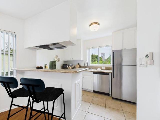 Studio, 1 bath, Apartment 1417 Veteran Avenue