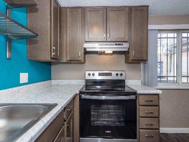 Studio, 1 bath, Apartment 1479 North Fillmore Street