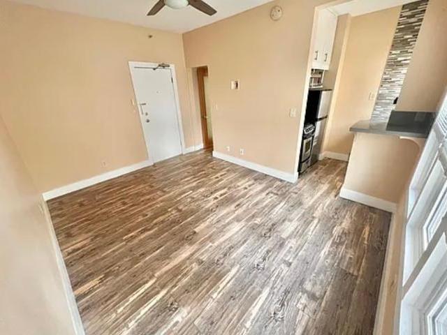 Studio, 1 bath, Apartment 14 Westminster Avenue