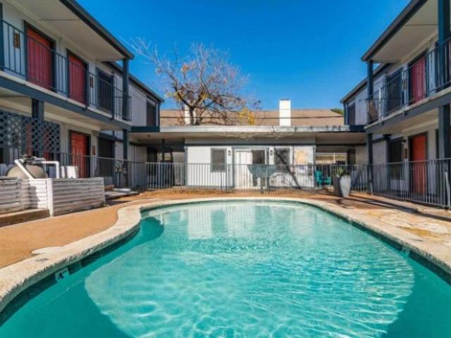 Studio, 1 bath, Apartment 1501 Kinney Ave