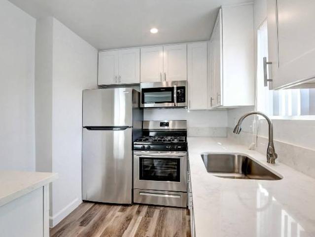 Studio, 1 bath, Apartment 15210 Sherman Way