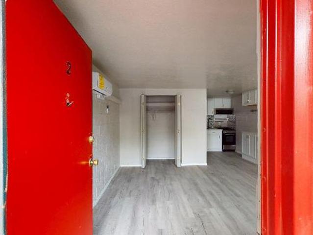 Studio, 1 bath, Apartment 1611 Gold Ave SE