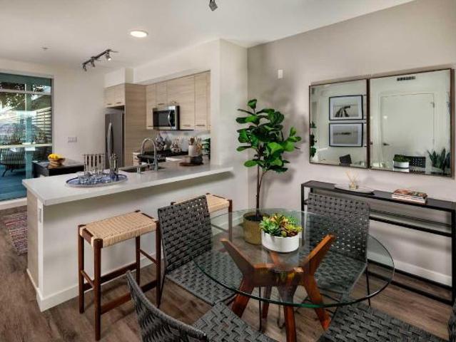 Studio, 1 bath, Apartment 1625 Lincoln Blvd