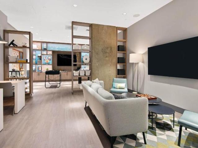 Studio, 1 bath, Apartment 1630 Chicago Ave
