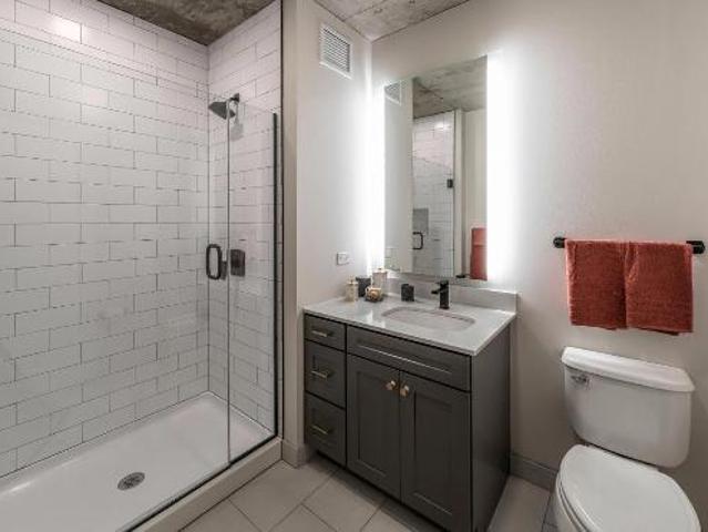 Studio, 1 bath, Apartment 169 W Huron St