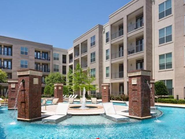 Studio, 1 bath, Apartment 1707 N Hall Street