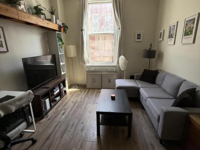 Studio, 1 bath, Apartment 1725 Spruce Street