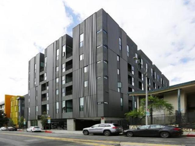 Studio, 1 bath, Apartment 1737 Las Palmas Ave