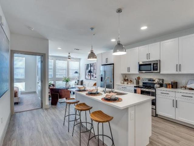 Studio, 1 bath, Apartment 17501 Dallas Pkwy