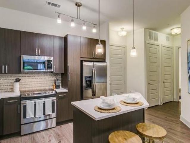 Studio, 1 bath, Apartment 1777 N Record St