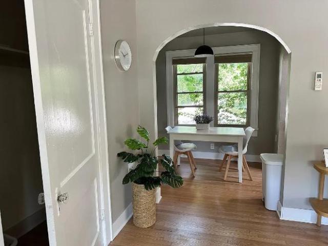 Studio, 1 bath, Apartment 1805 N Gatewood Ave