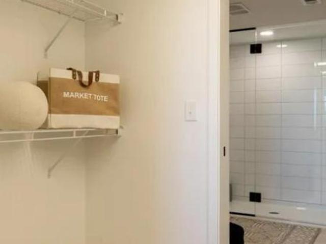 Studio, 1 bath, Apartment 1824 N Brevard St
