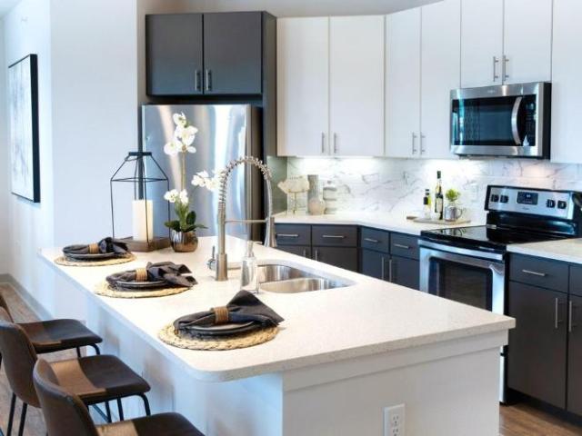 Studio, 1 bath, Apartment 1852 E Northside Dr