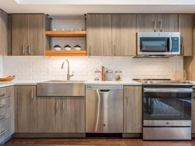 Studio, 1 bath, Apartment 1885 NW Quimby St
