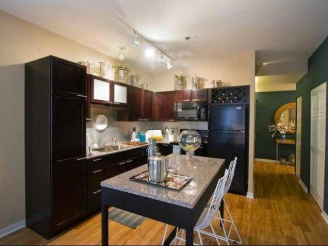 Studio, 1 bath, Apartment 188 W Randolph St