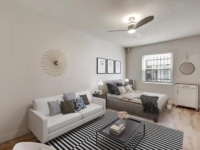 Studio, 1 bath, Apartment 1915 N Sherman St