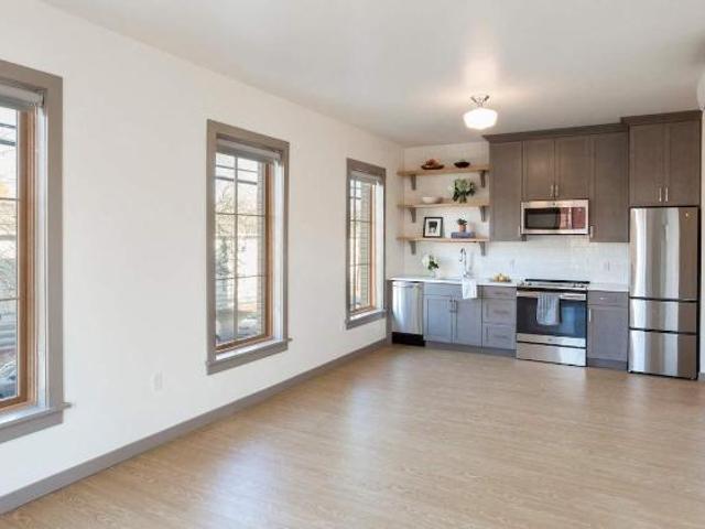 Studio, 1 bath, Apartment 1930 NE Alberta St