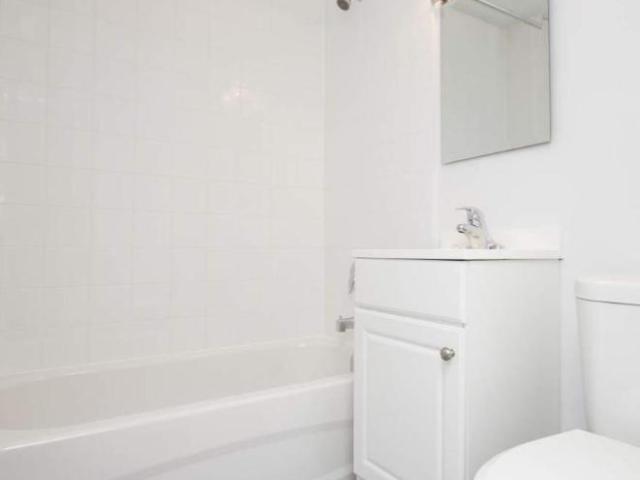 Studio, 1 bath, Apartment 1 Biggin Court