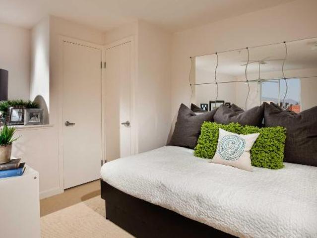 Studio, 1 bath, Apartment 200 E Broadway