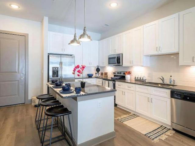 Studio, 1 bath, Apartment 202 Promenade Vista St