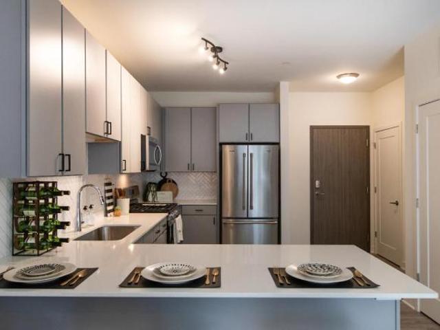 Studio, 1 bath, Apartment 207 S Maple St