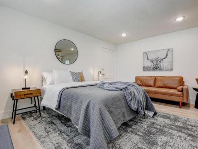Studio, 1 bath, Apartment 20 Standish Ave Nw