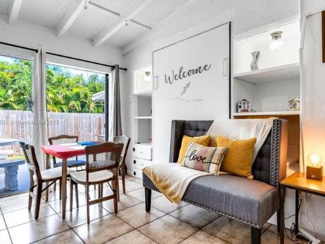 Studio, 1 bath, Apartment 2109 Fletcher Street