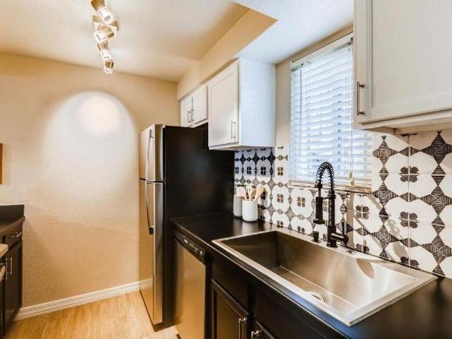 Studio, 1 bath, Apartment 2100 N Scottsdale Rd
