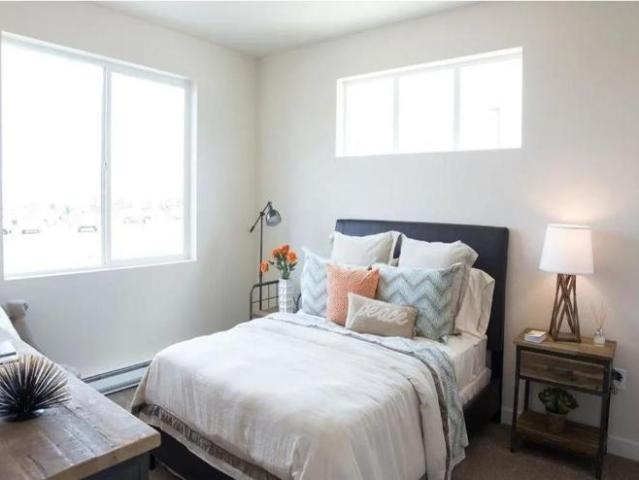 Studio, 1 bath, Apartment 2100 26th St South