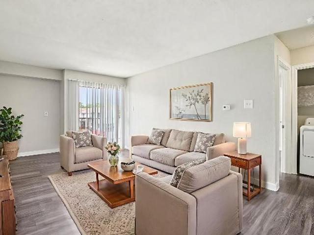 Studio, 1 bath, Apartment 2101 Elmont Drive