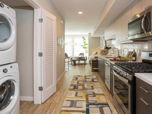 Studio, 1 bath, Apartment 2155 Kettner Blvd