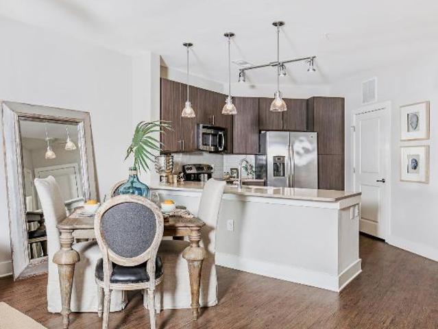 Studio, 1 bath, Apartment 215 Promenade Vista St