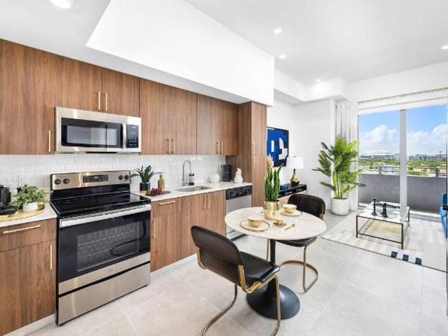 Studio, 1 bath, Apartment 218 NW 8th Street