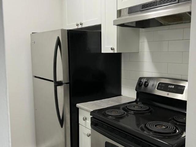 Studio, 1 bath, Apartment 21 Stirling Avenue South