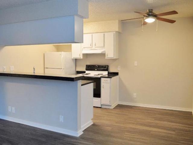 Studio, 1 bath, Apartment 2208 S 5th Street