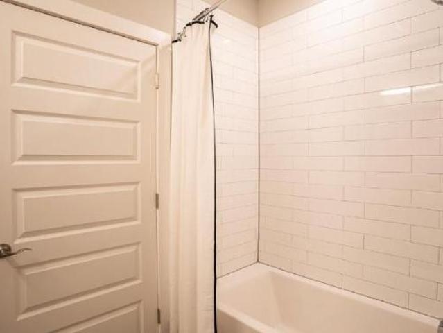 Studio, 1 bath, Apartment 2250 Hawkins St