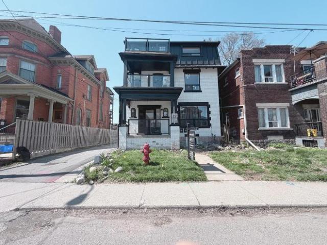Studio, 1 bath, Apartment 22 Grant Ave