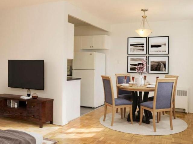 Studio, 1 bath, Apartment 27 Thorncliffe Park Drive