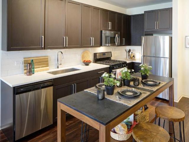 Studio, 1 bath, Apartment 250 S Naperville Rd