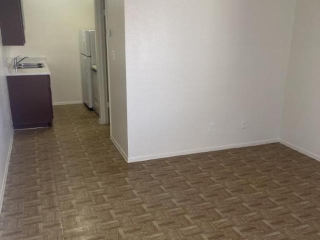 Studio, 1 bath, Apartment 2540 N 51st Ave
